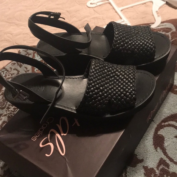 Kenneth Cole Reaction | Shoes | Sandel | Poshmark